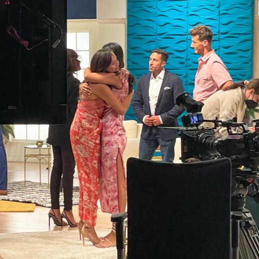 裸泳畫面撩撥情慾！《裸身求愛21天》女女CP浪漫瀑布吻 | LalaTai 拉拉台